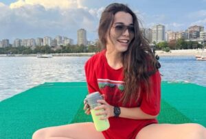 Oylum di Tradimento, chi è Feyza Sevil Güngör: età, carriera, Instagram ...