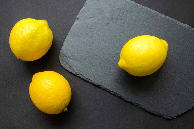 Mai buttare le bucce di limone: ecco 4 modi geniali per riutilizzarle ... Mai buttare le bucce di limone: ecco 4 modi geniali per riutilizzarle ...